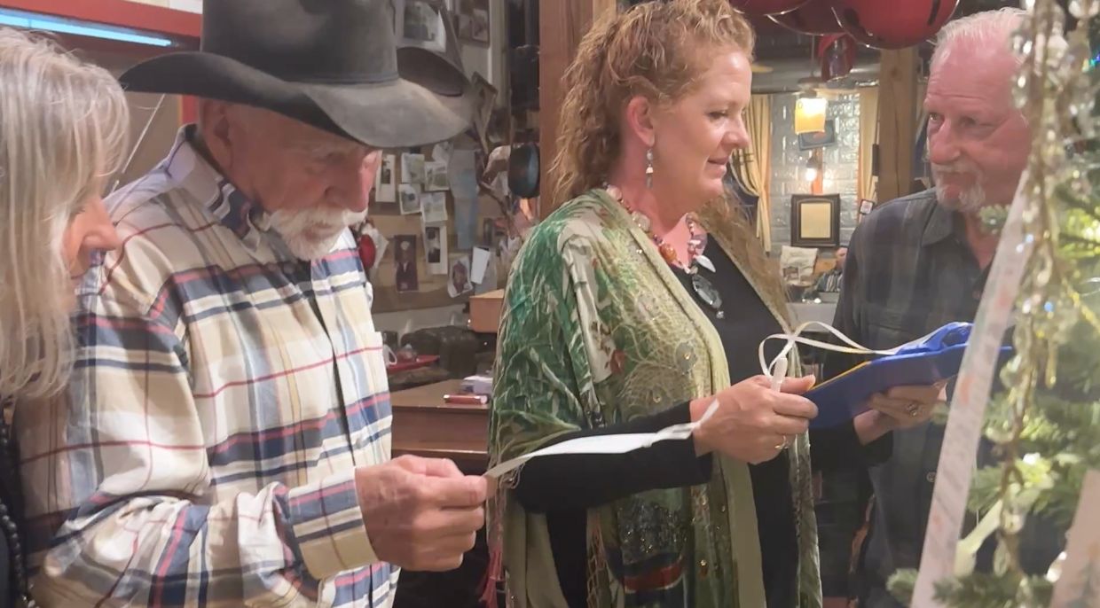 Luckenbach innkeeper continues to support flood victims