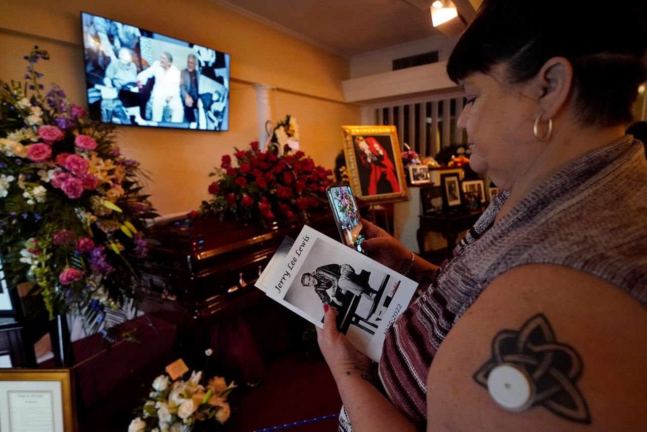 Family, fans bid adieu to music icon Jerry Lee Lewis