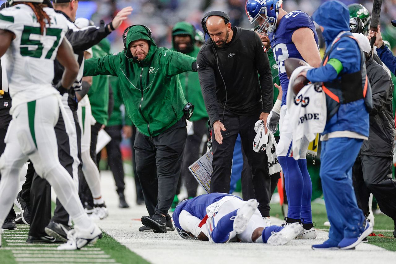 Giants lose QB Tyrod Taylor and TE Darren Waller to injuries vs. Jets