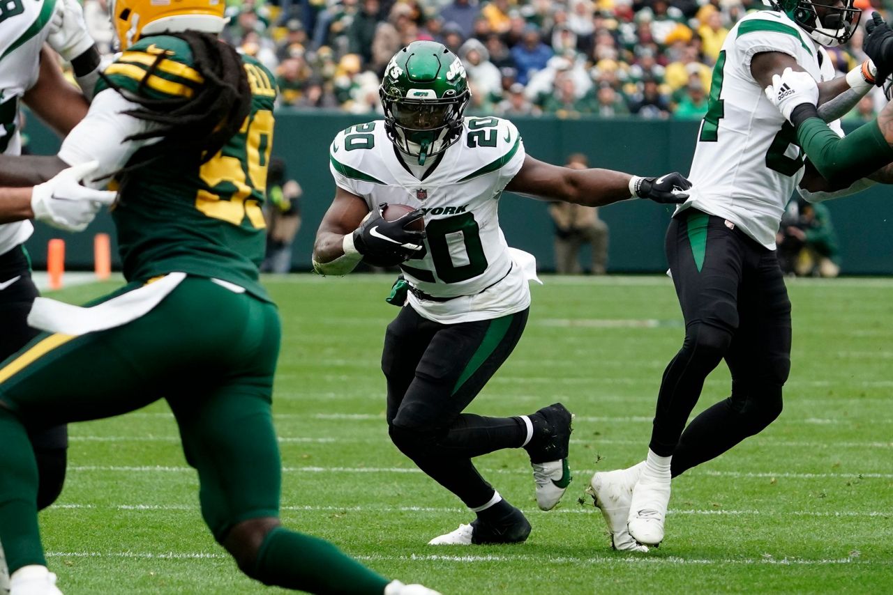 Jets continue surge with convincing 27-10 win at Green Bay