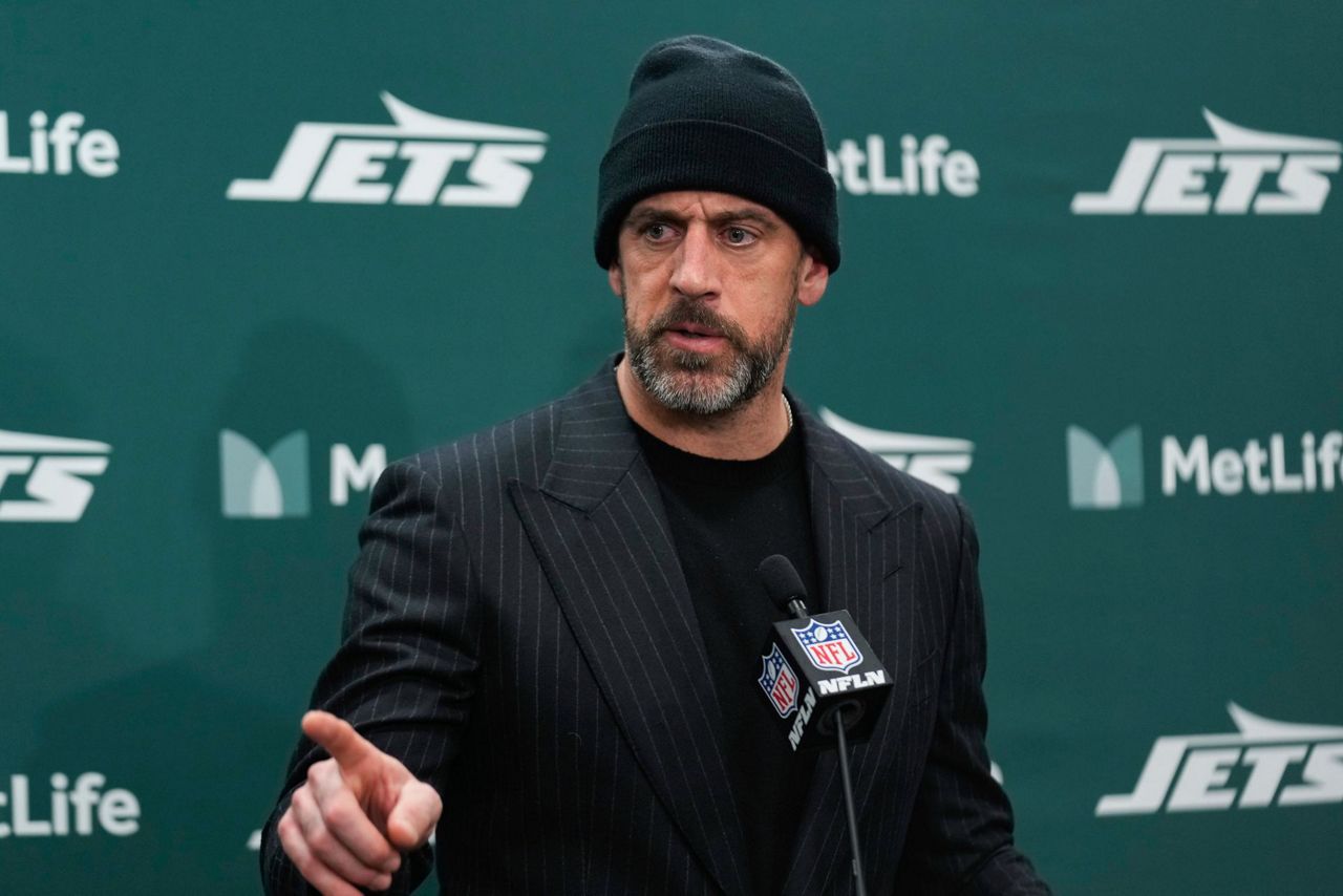 Jets announce they've told Aaron Rodgers they're moving forward without him