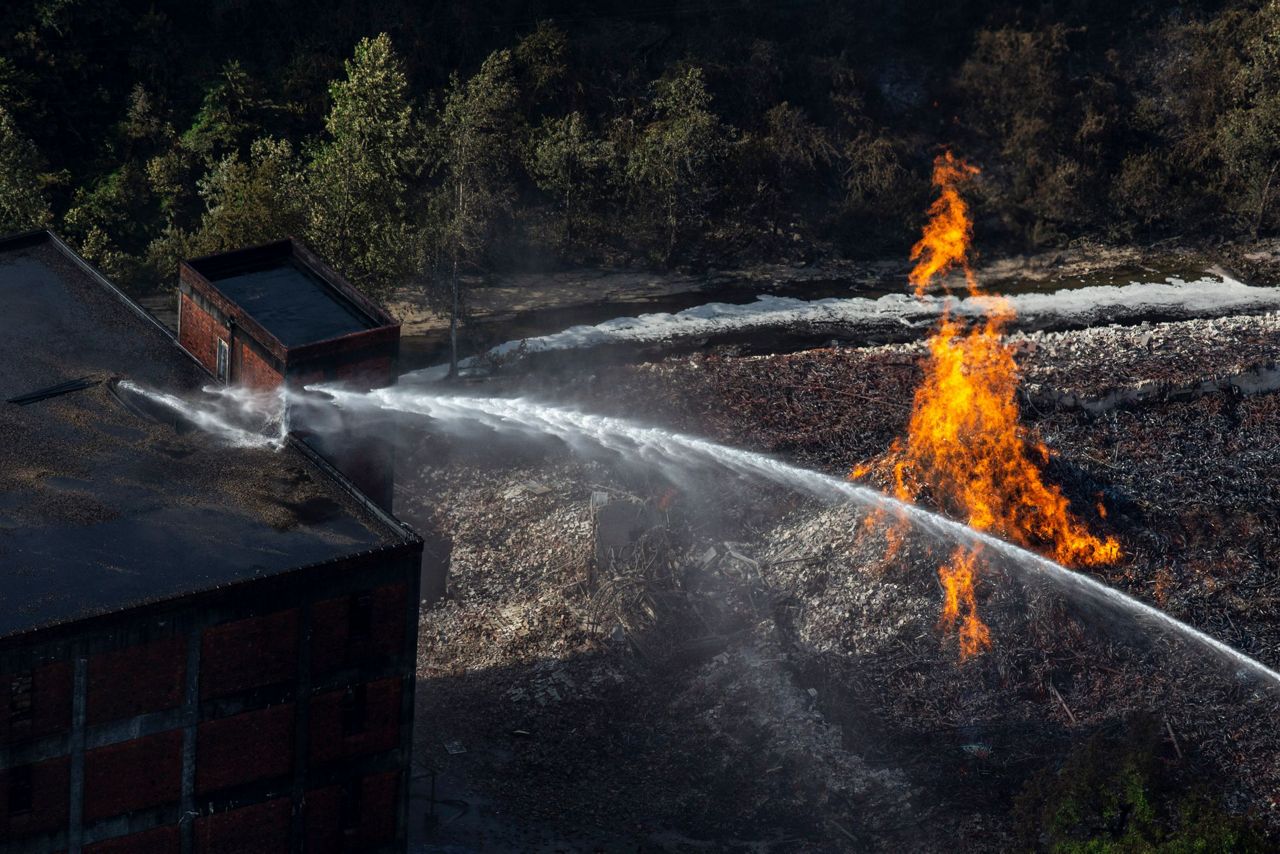Fire destroys Jim Beam warehouse filled with bourbon barrels