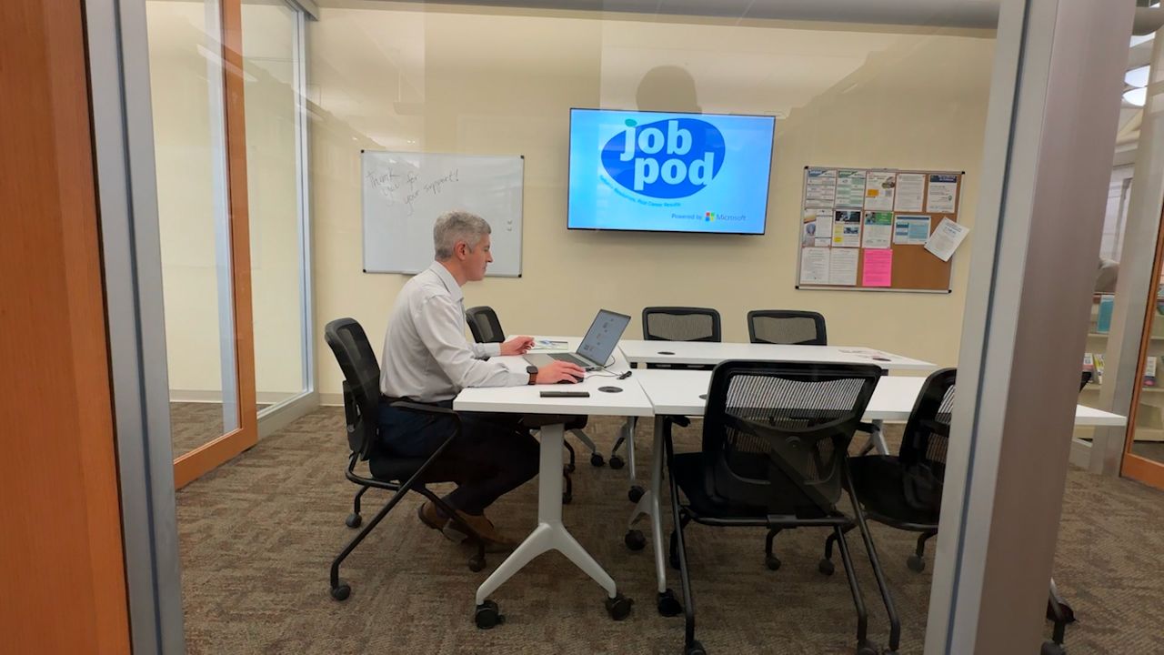 Oshkosh Library Opens JobPod Area to assist in job seeking