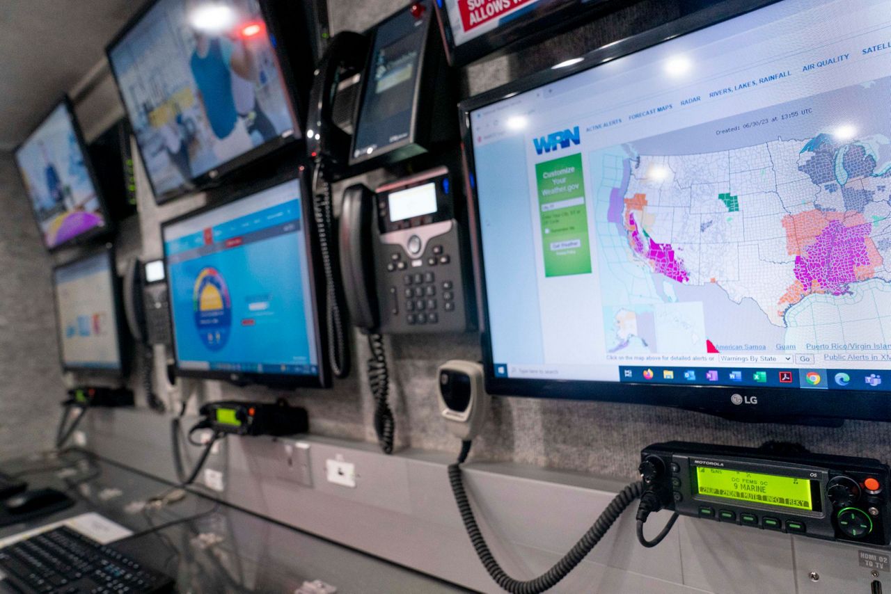 DC promises a 'very, very robust' police presence to maintain public ...