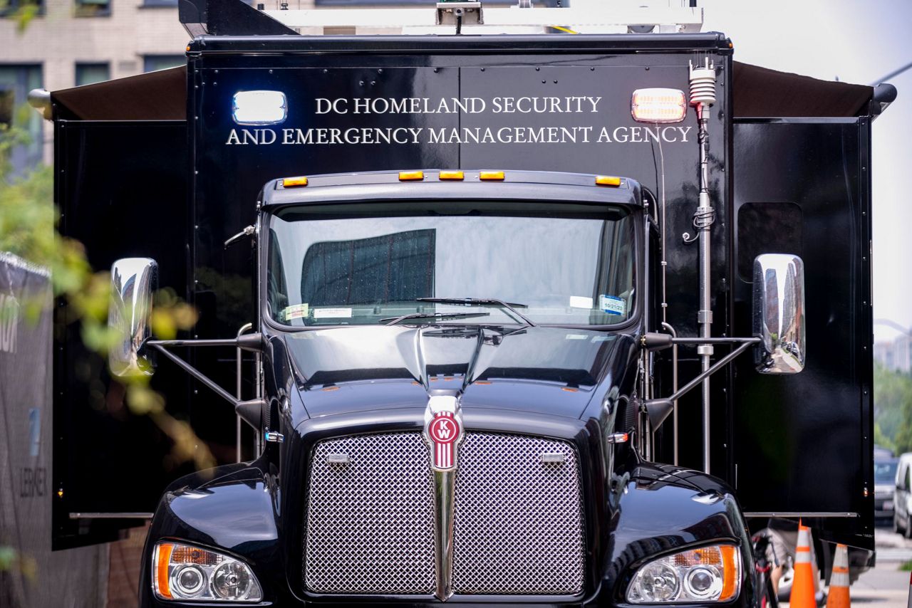 DC promises a 'very, very robust' police presence to maintain public ...