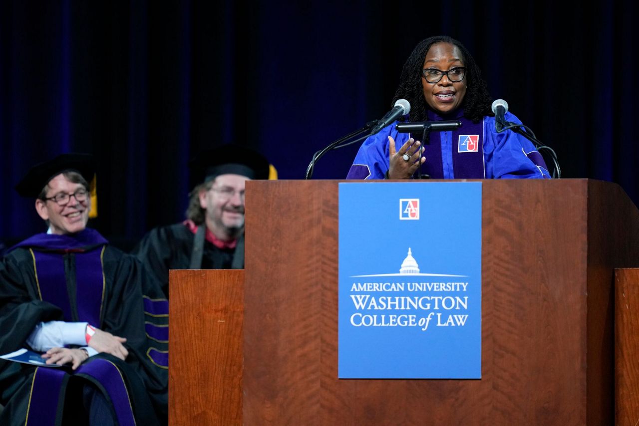 Supreme Court Justice Ketanji Brown Jackson tells law students ...