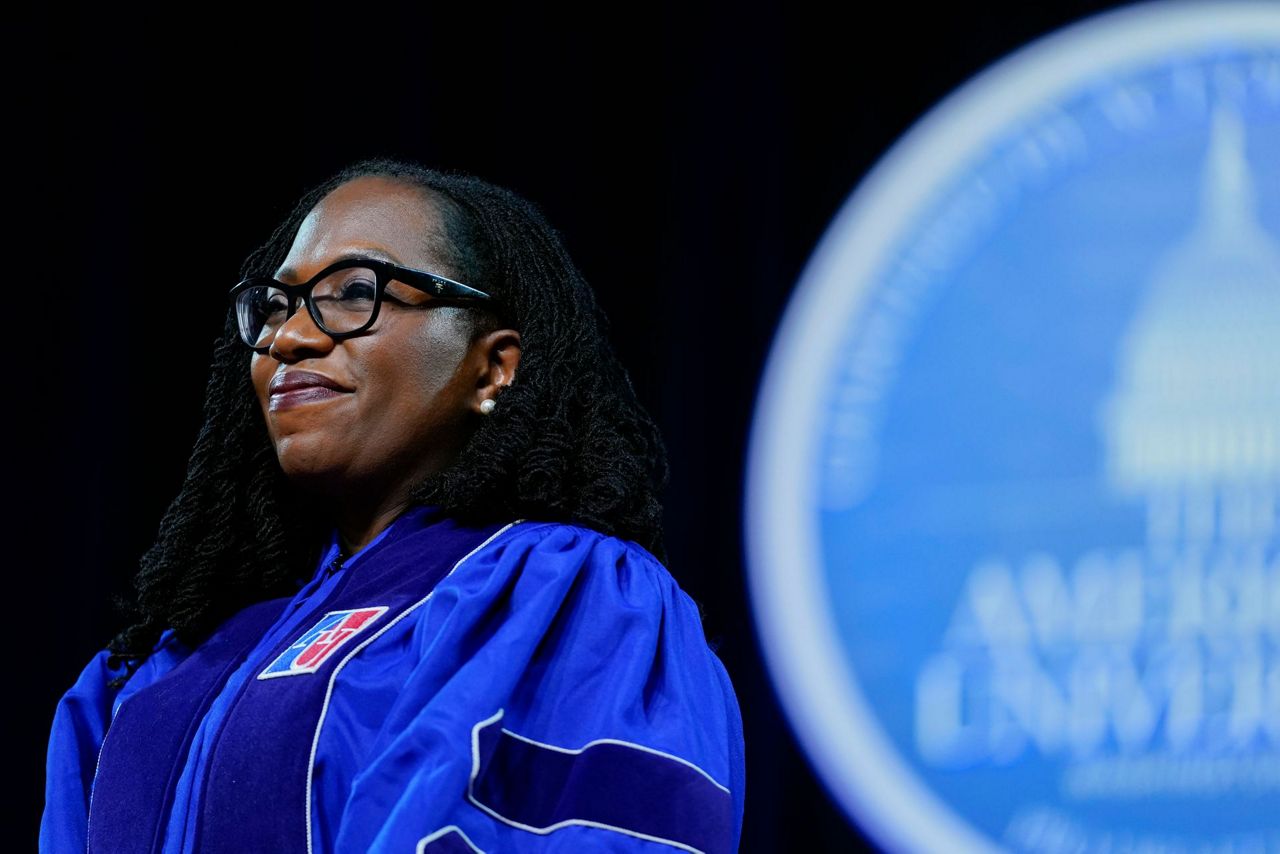 Supreme Court Justice Ketanji Brown Jackson tells law students ...