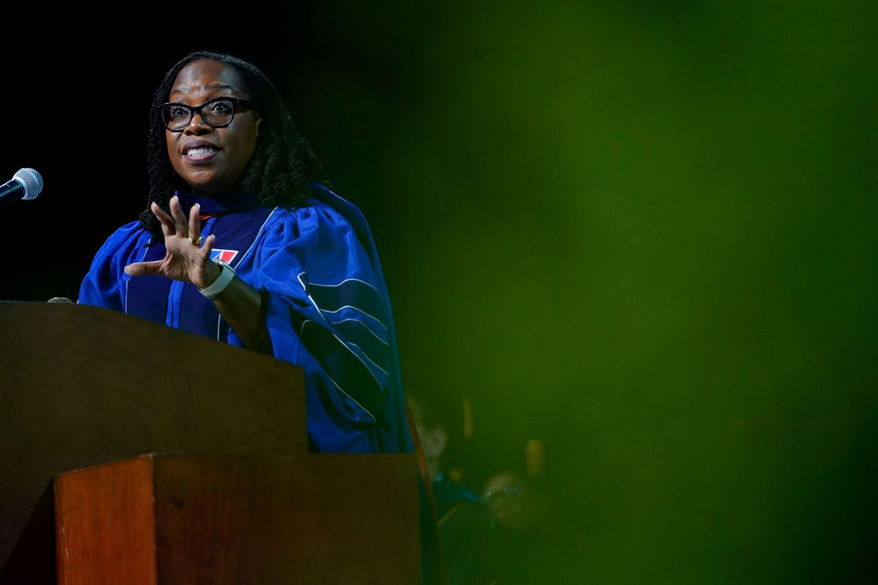 Supreme Court Justice Ketanji Brown Jackson tells law students ...