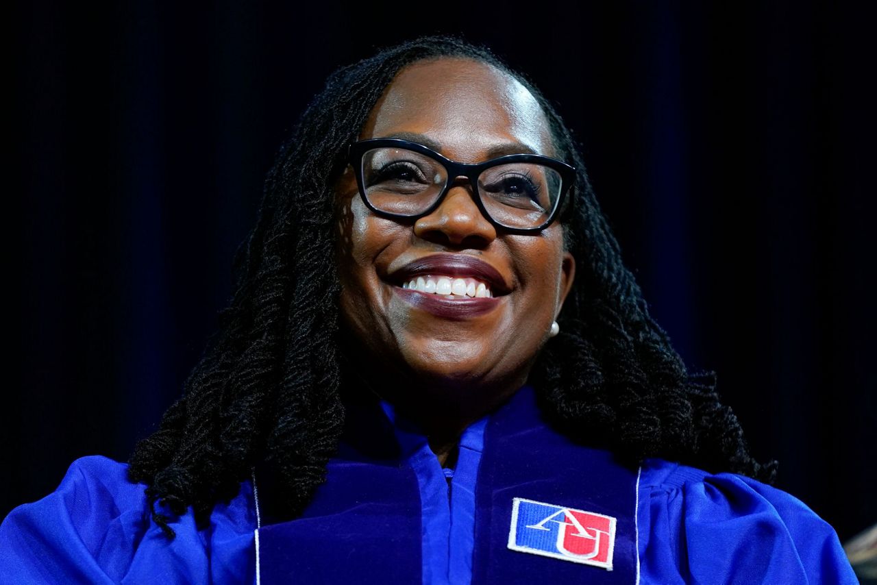 Supreme Court Justice Ketanji Brown Jackson tells law students ...