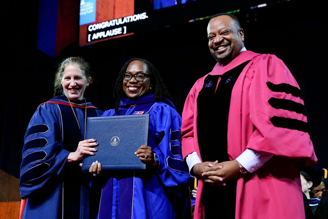 Supreme Court Justice Ketanji Brown Jackson tells law students ...