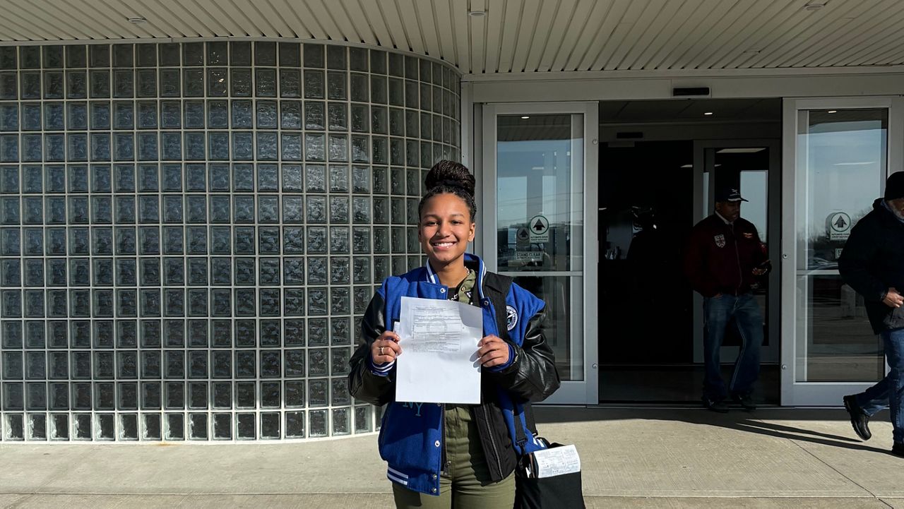 Youngest Black female pilot in New York gets license
