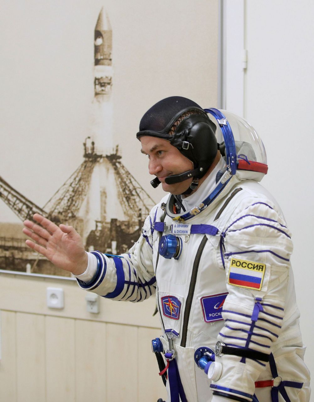 US, Russian astronauts blast off to space station