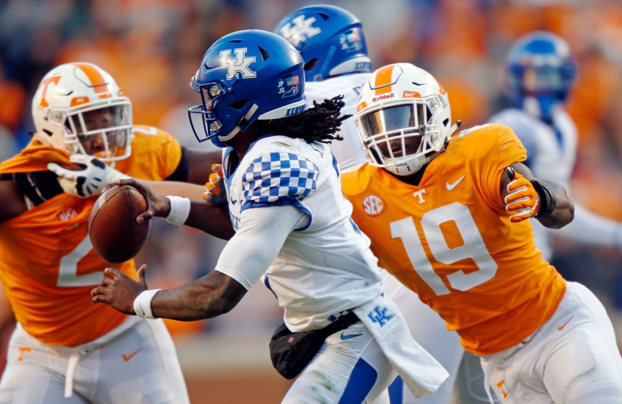 Vols continue home mastery of No. 12 Kentucky with 24-7 win