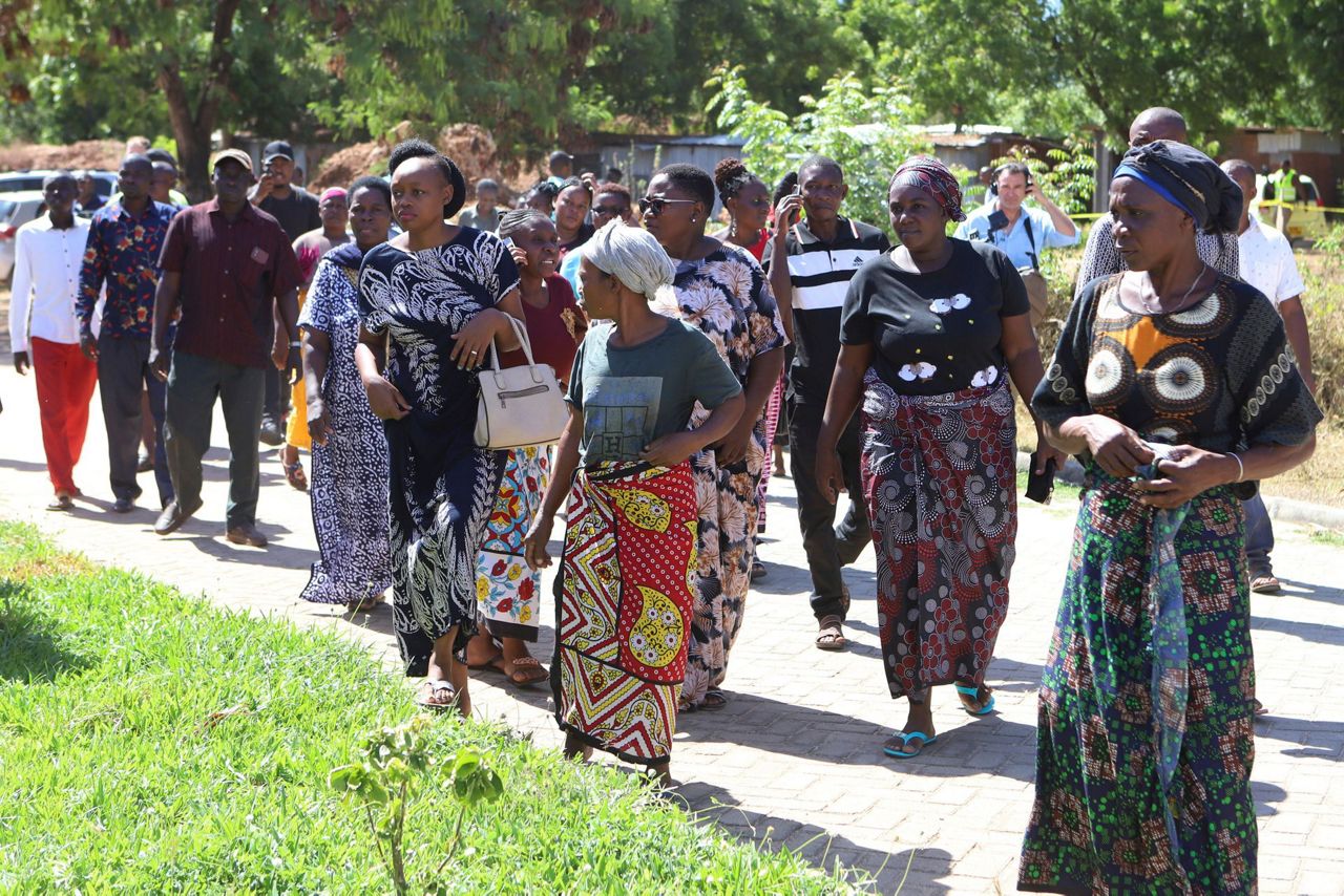 Kenya starts to hand over to relatives the bodies of 429 members of a ...