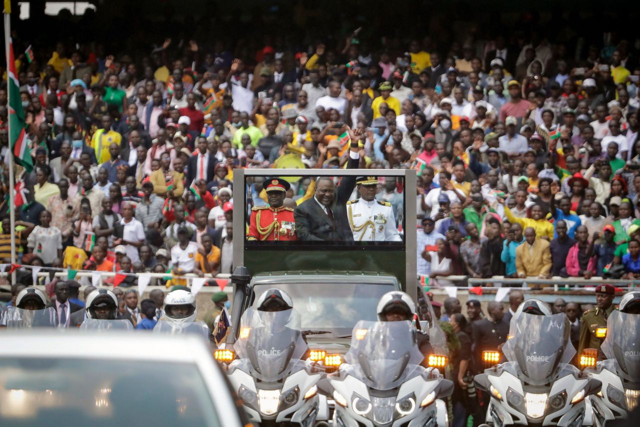 Injuries in crush at stadium as Kenya inaugurates president