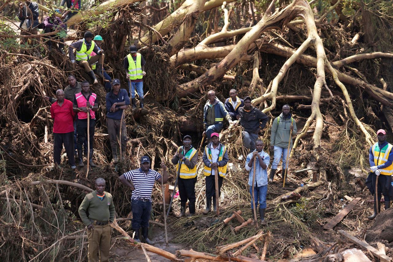 Kenyans in flood-prone areas are ordered to evacuate or will be moved ...