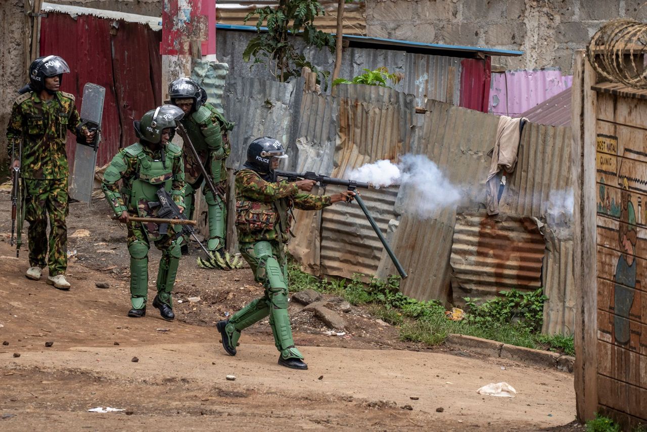 Kenyan police clash with anti-government protesters