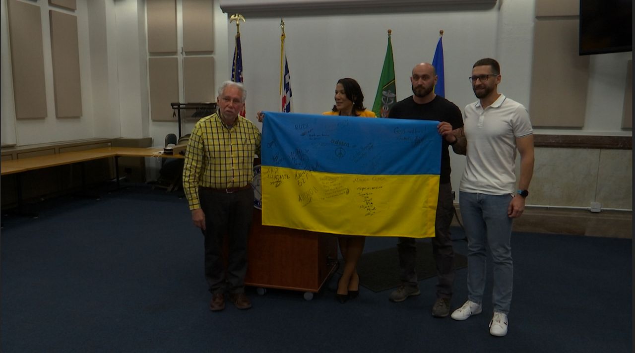 Ukrainians running marathon for wounded soldiers