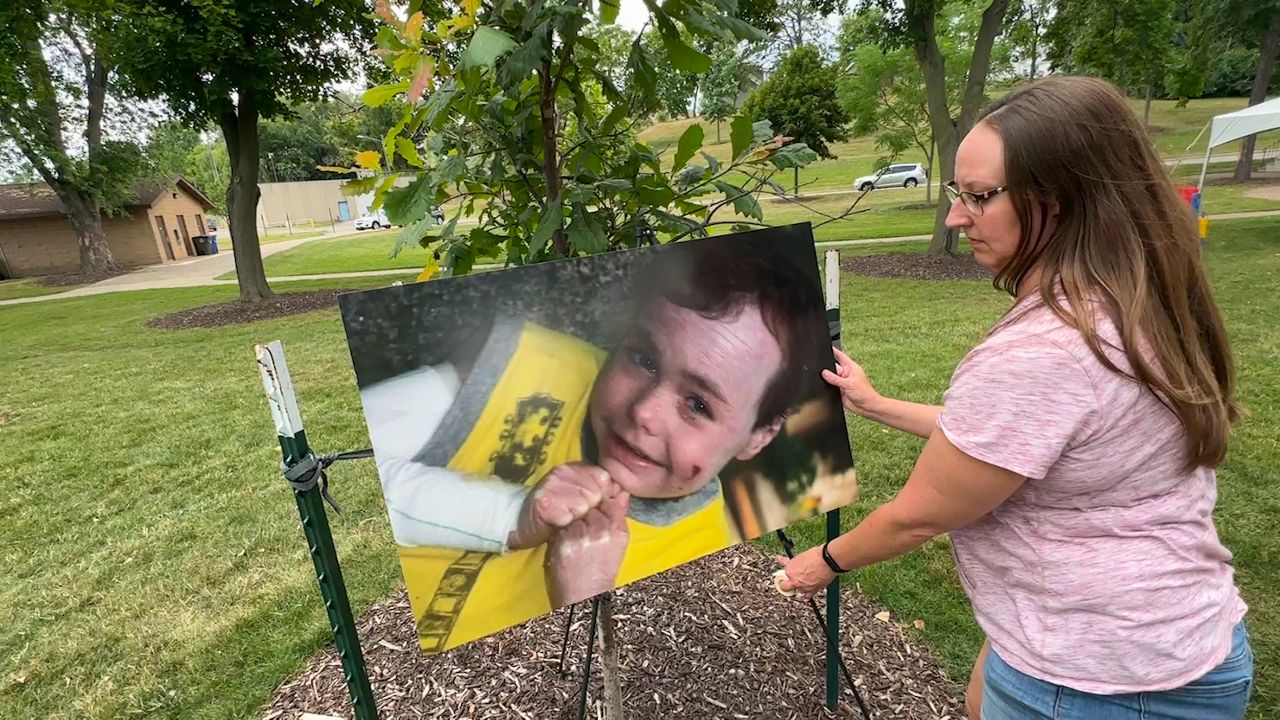 Knuth family gives thanks to community