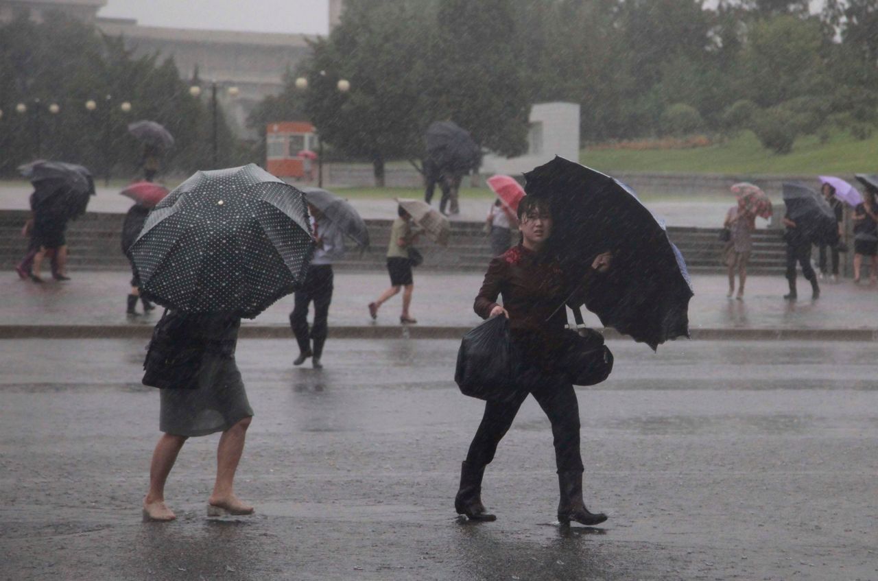 Typhoon leaves thousands of South Korean homes powerless