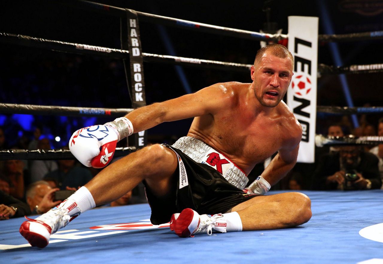 Alvarez KO's Kovalev to win 175-pound title in AC