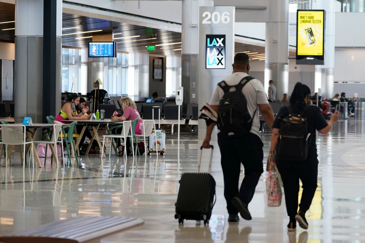 New $1.7B Los Angeles International Airport concourse opens