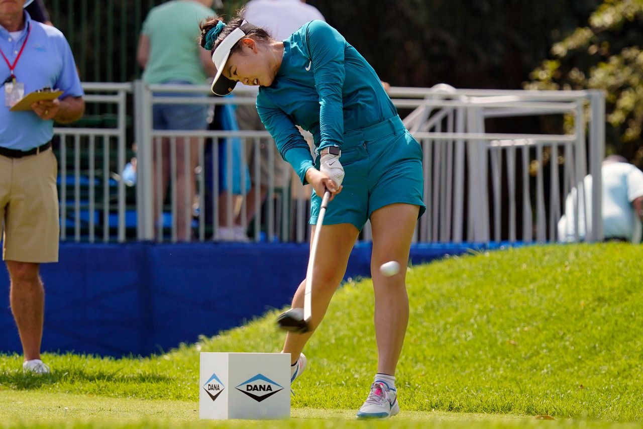 Lucy Li starts slow and finishes strong to lead LPGA Tour