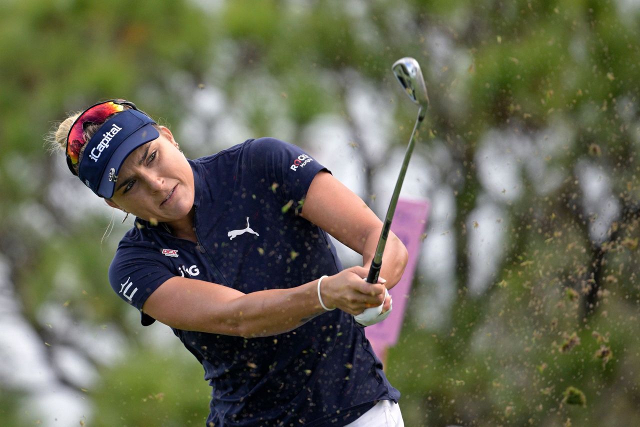Maria Fassi delivers career-best 62 to take early LPGA lead