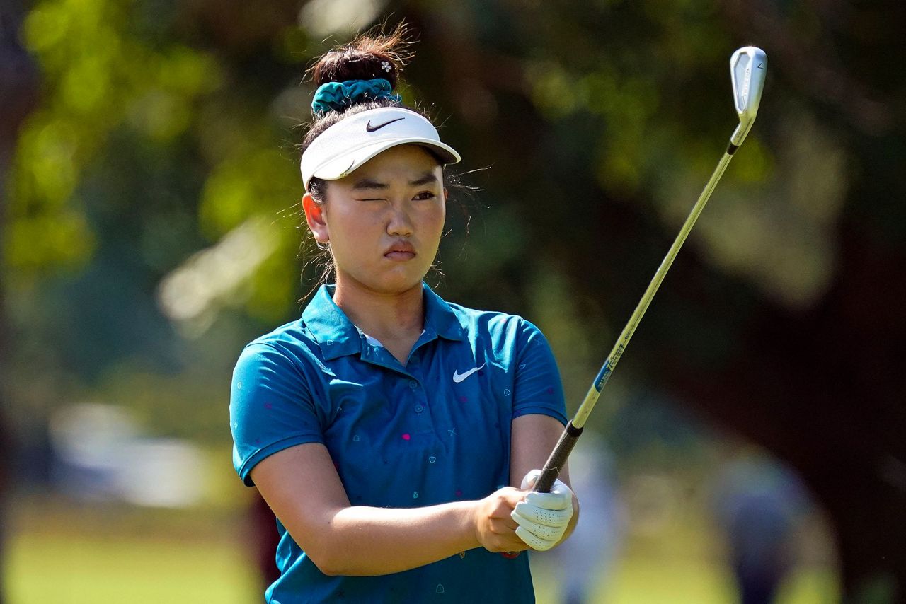 Lucy Li starts slow and finishes strong to lead LPGA Tour