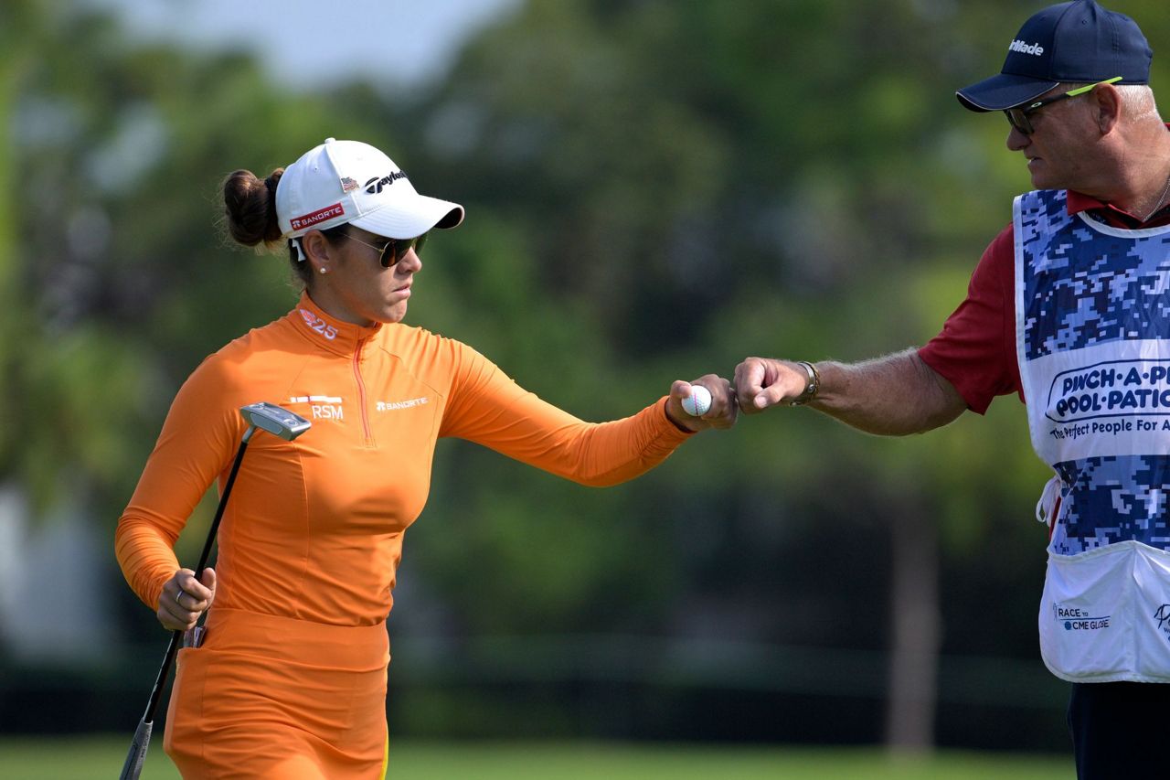 Maria Fassi delivers career-best 62 to take early LPGA lead