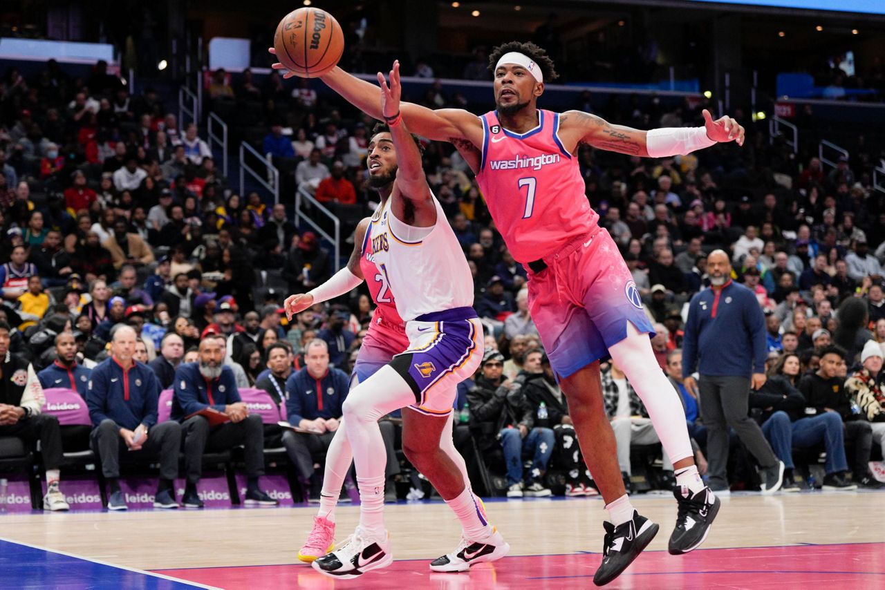 Davis scores 55 points, leads Lakers over Wizards 130-119