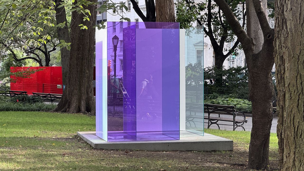 Larry Bell sculptures arrive at Madison Square Park