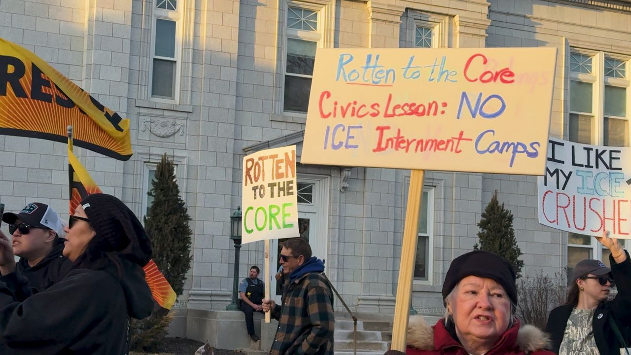 Anti-ICE and CoreCivic protest breaks out in Leavenworth
