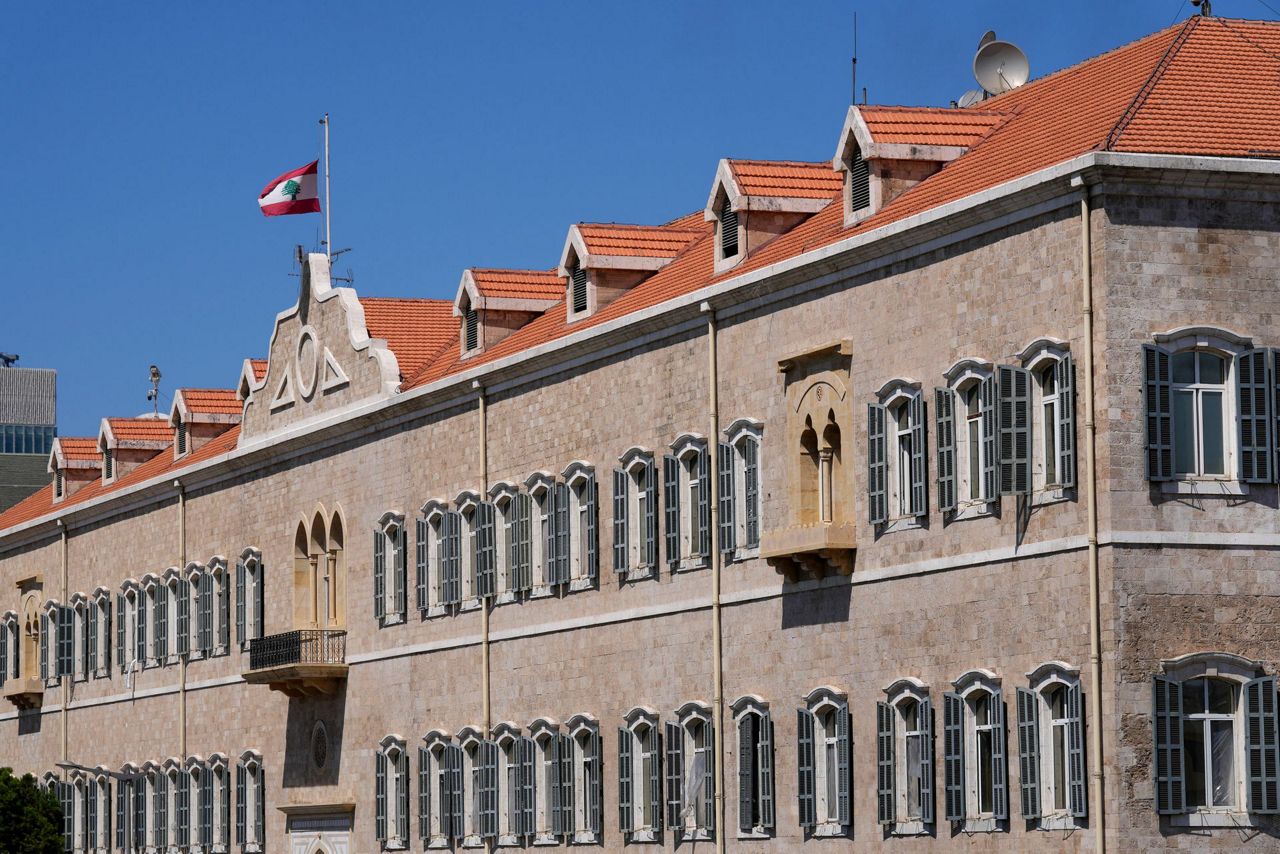 'A constant in my life': World mourns Queen Elizabeth II