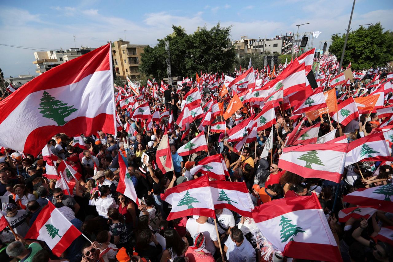 Thousands demonstrate in support of Lebanon's president