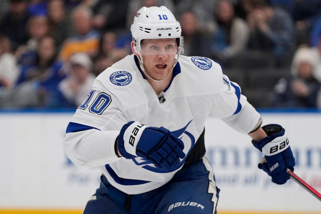 Blackhawks acquire Corey Perry from Lightning, adding more experience ...