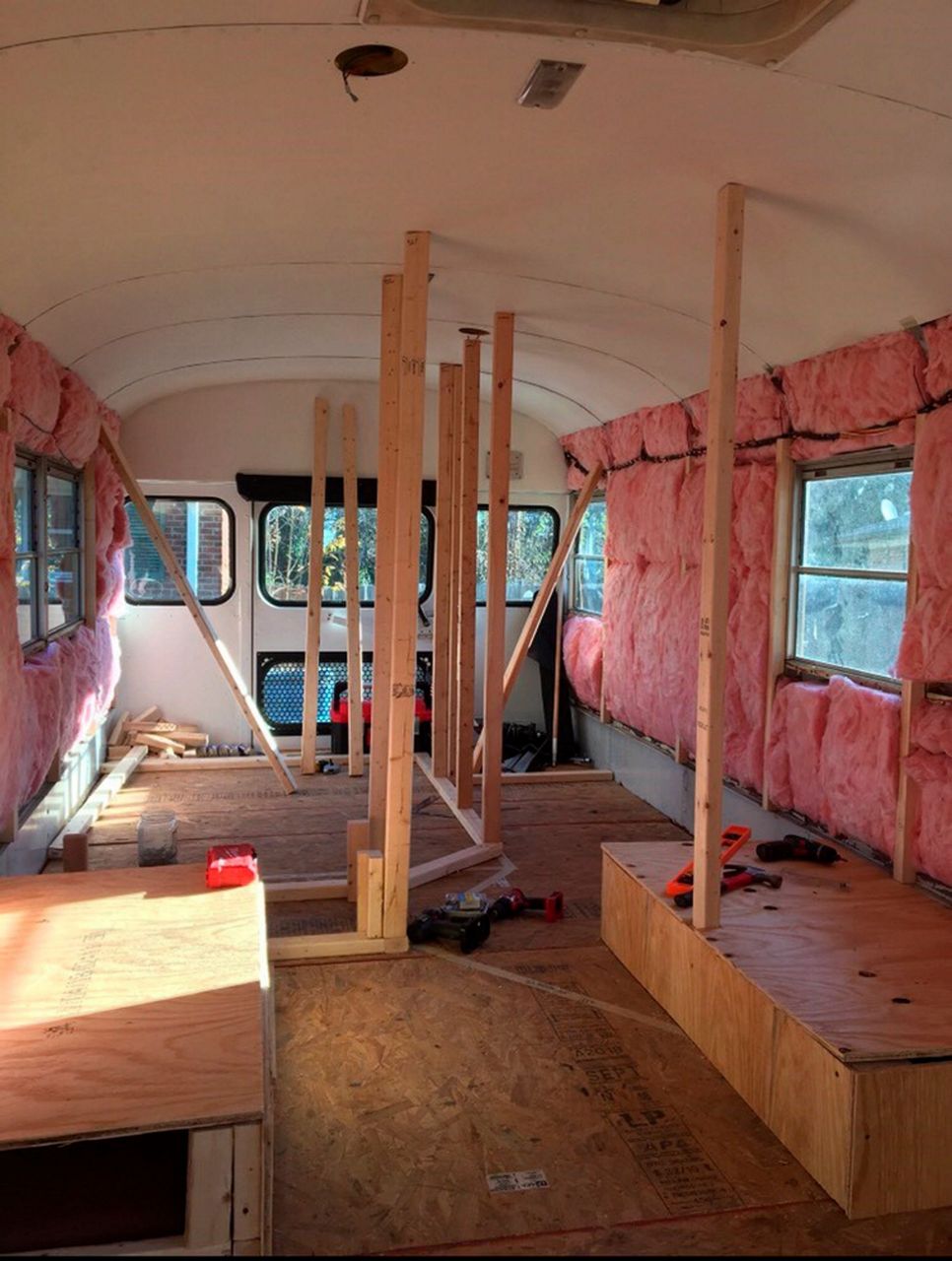 Thrifty minor leaguer to live in school bus during season