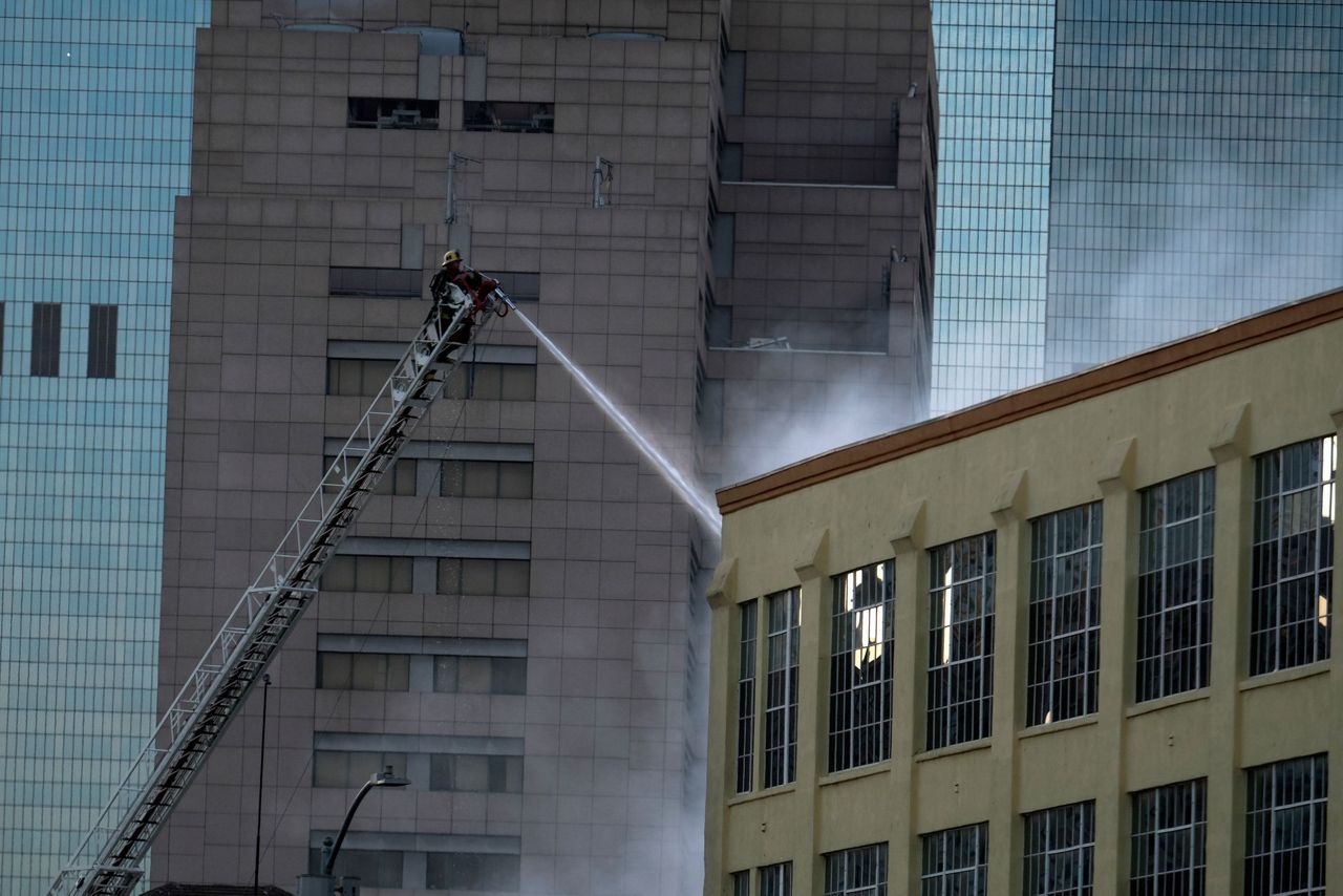 12 Los Angeles firefighters recovering after explosion