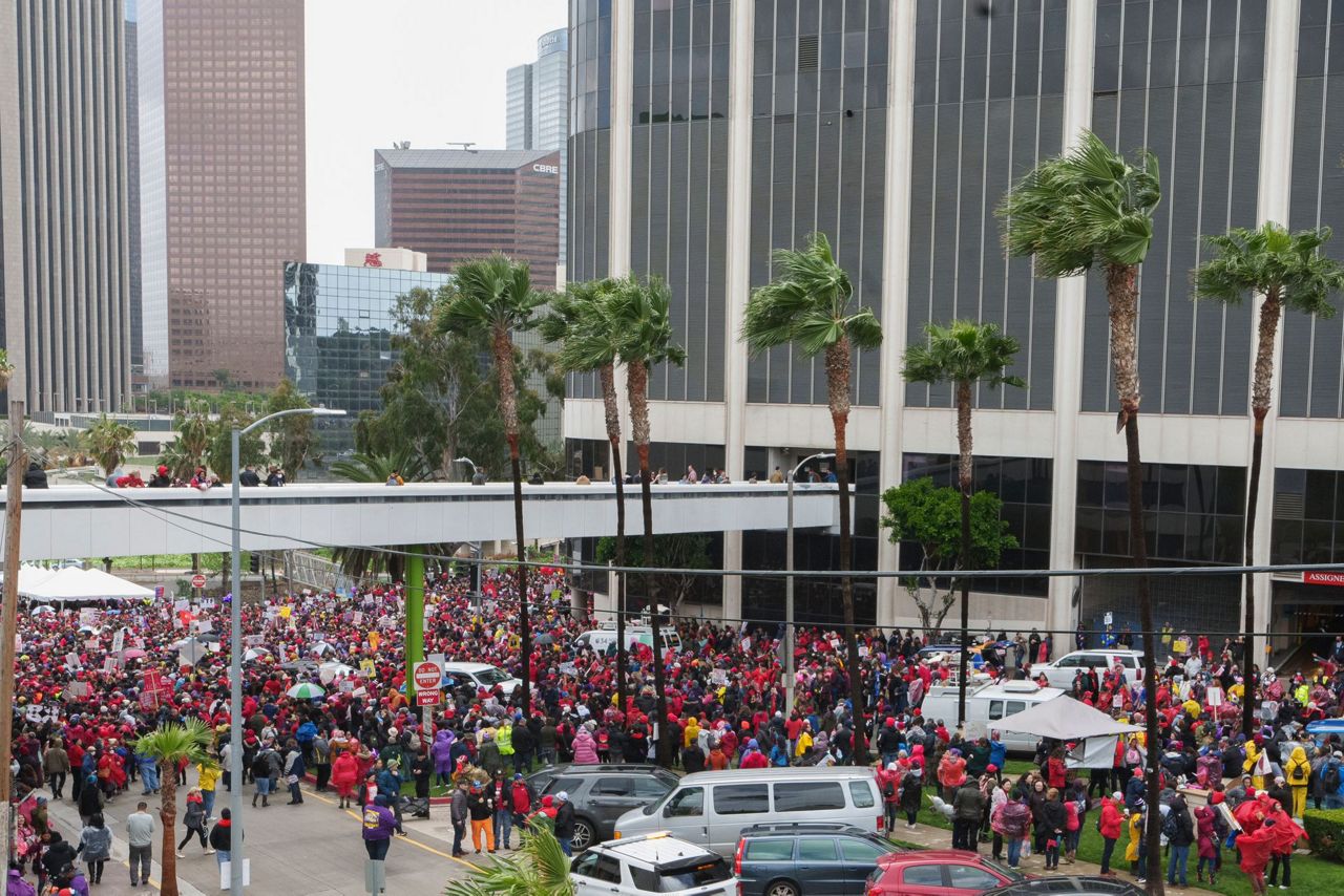 Los Angeles strike highlights paltry US school worker pay