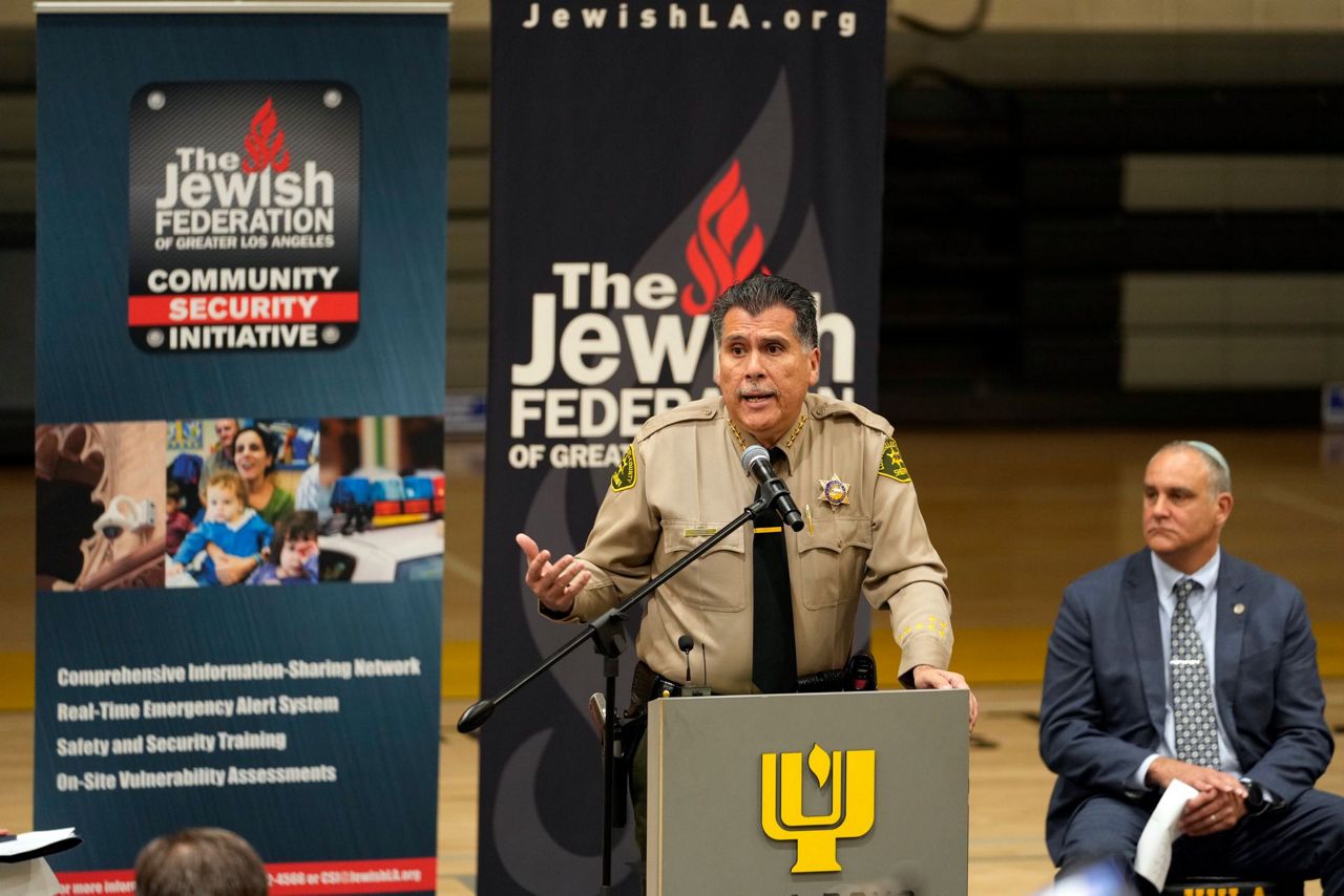Suspect in shooting of 2 Jewish men in LA pleads not guilty