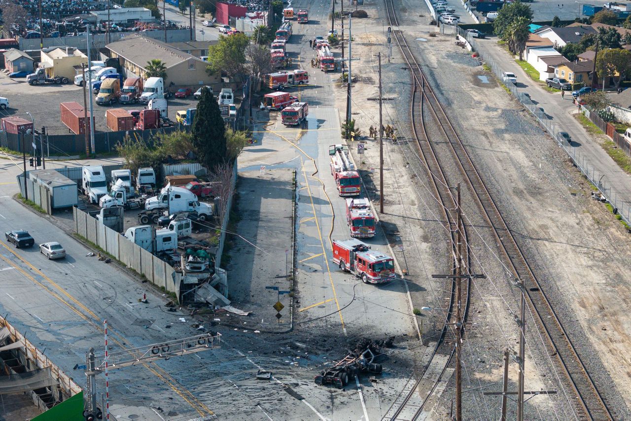 Los Angeles firefighters injured in explosion of pressurized cylinders ...