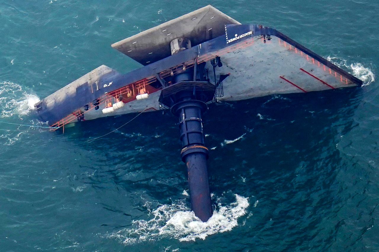 Determined volunteers still search for capsized ship missing