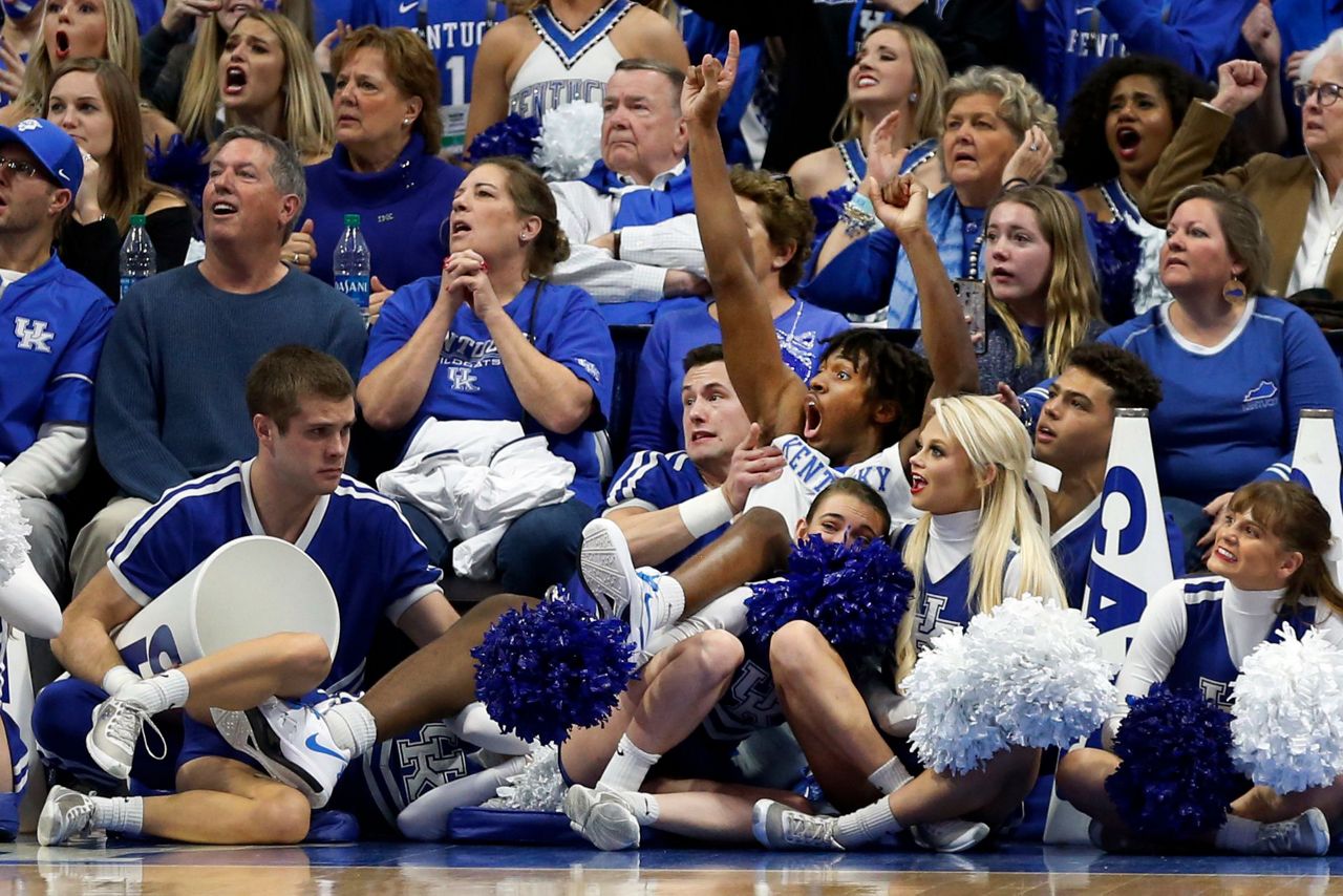 No. 19 Kentucky outlasts rival No. 3 Louisville 78-70 in OT