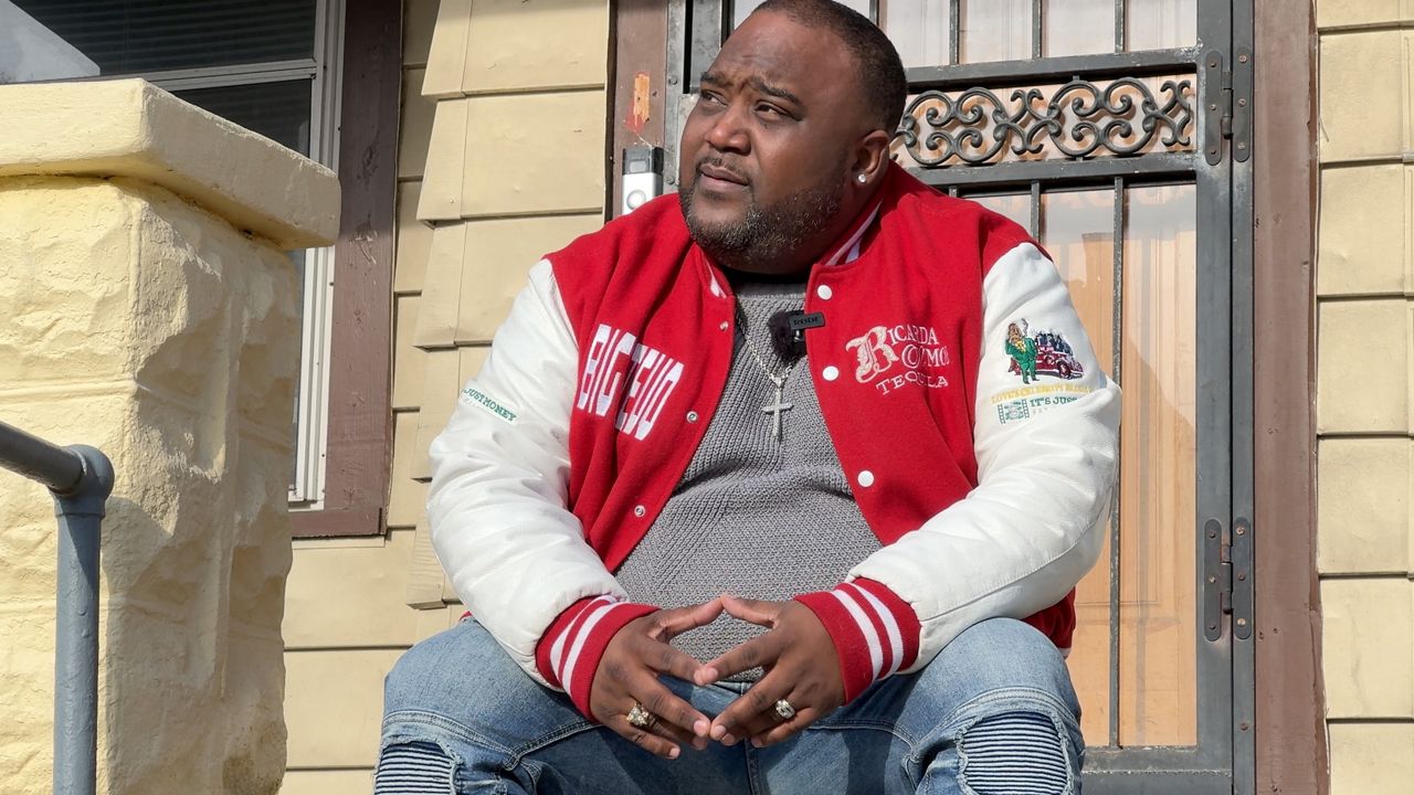 Hip hop legends give back