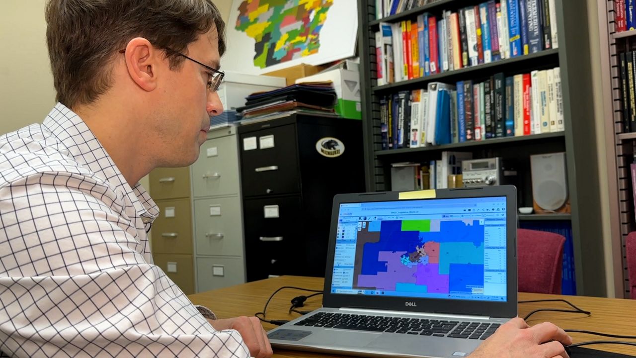 Making new political maps without bias