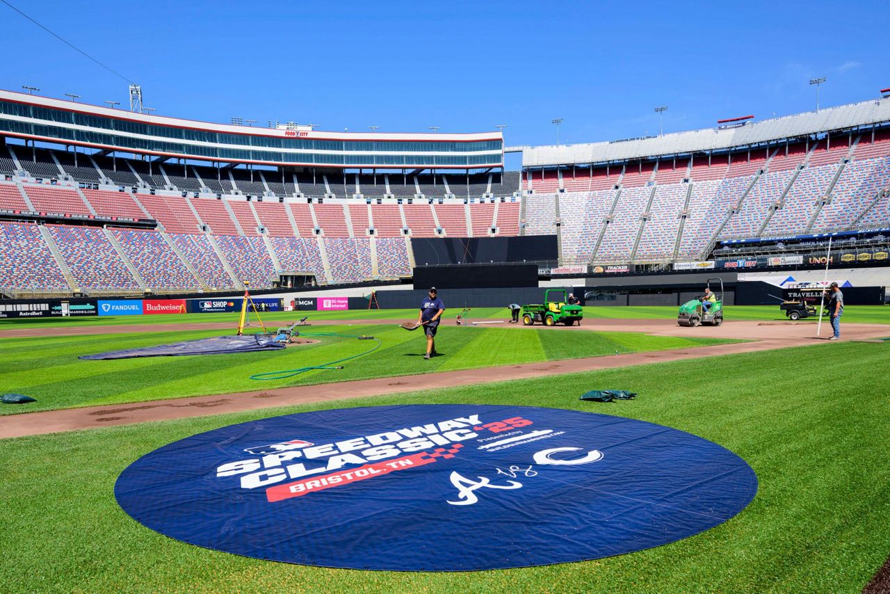 Record crowd expected at Bristol for the MLB Speedway Classic between ...