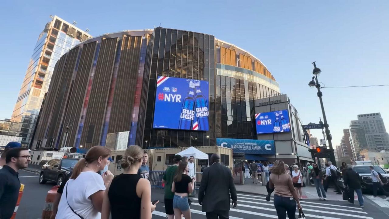 Rangers and Knicks both in the playoffs at MSG