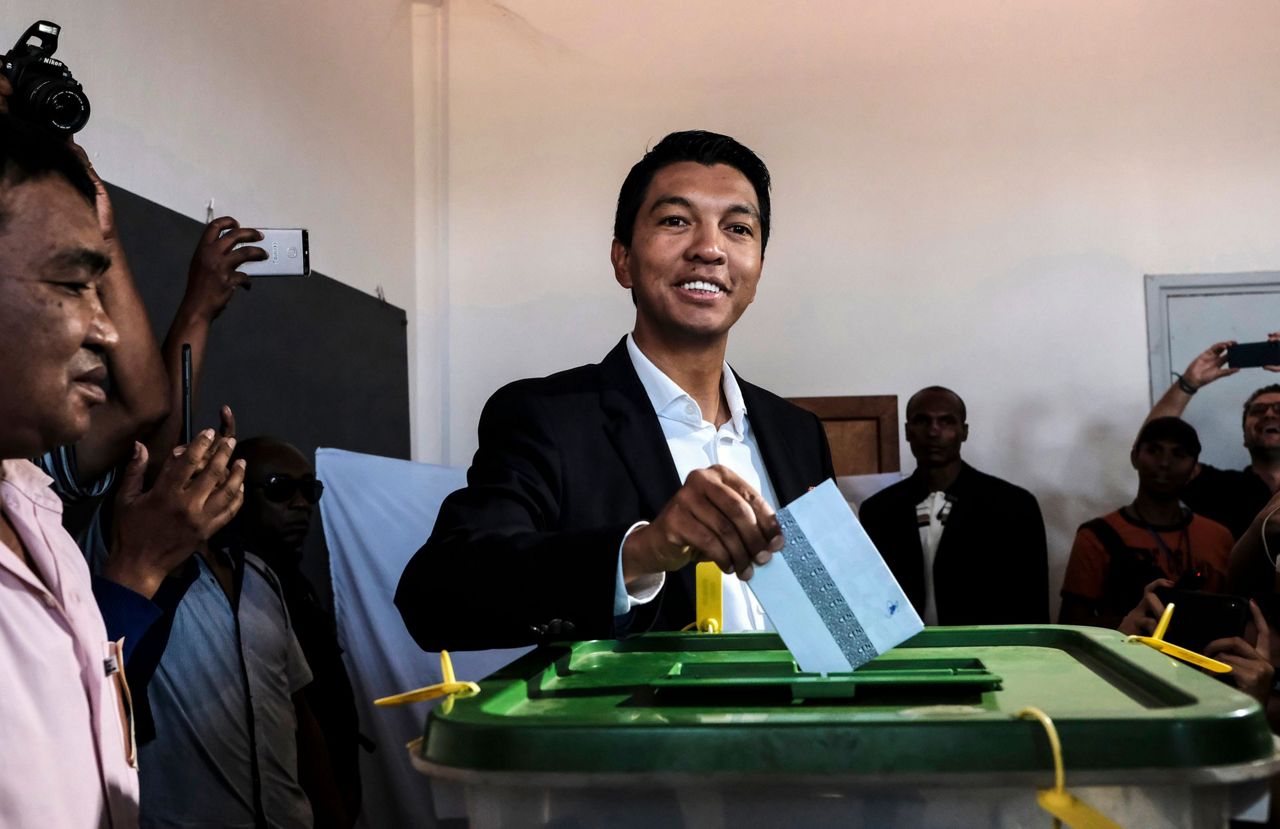 Madagascar heading toward runoff poll in presidential race