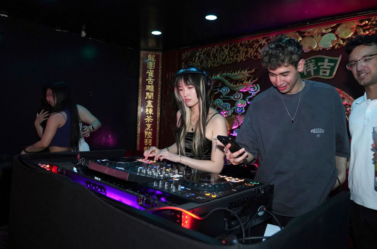 Mahjong nights draw young crowds to San Francisco bars and restaurants