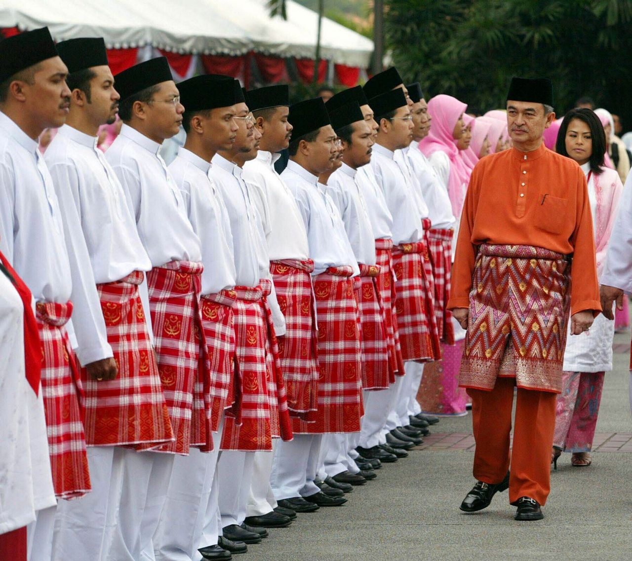 Former Malaysian leader Abdullah Ahmad Badawi, who extended political freedoms, dies at 85